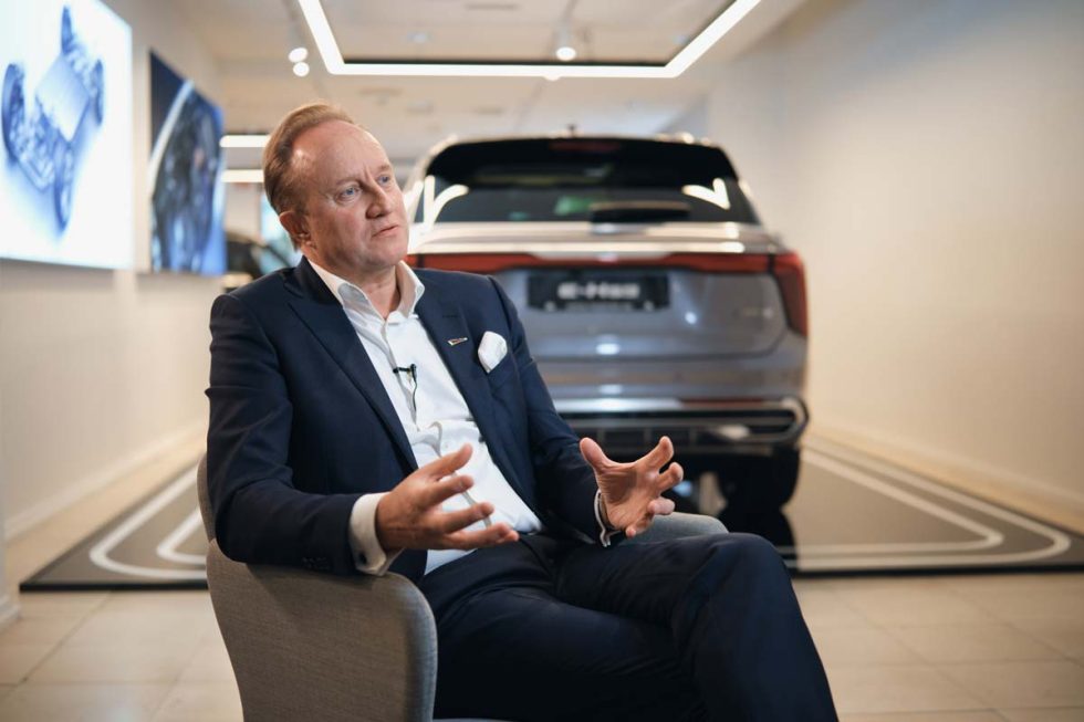 ANNONS: Från konst till bilar – mannen bakom Hongqi:s estetiska ...